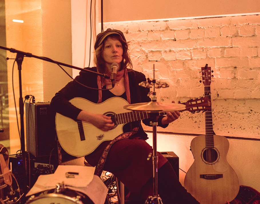 Pressetext und Bilder – Simone Stahl – Liedermacherin aus Stuttgart